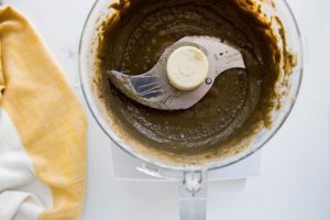 The Best and Worst Toothpaste Ingredients [Plus 2 DIY Recipes]